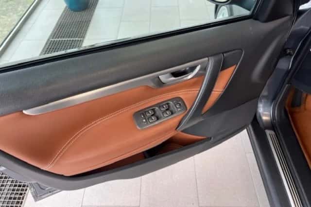 Volvo V70 2005 · 247.833 km · € 14.950 · ook zakelijk leasen | autokopen.nl